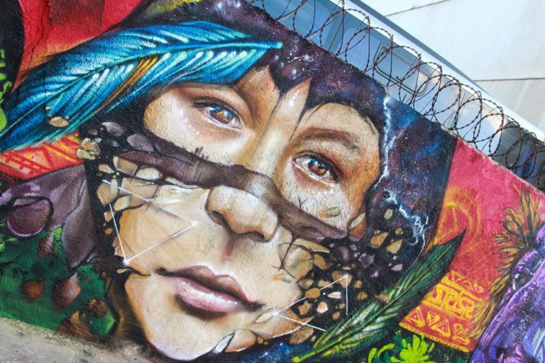 Conheça os artistas Liam e Starley e seus graffitisConheça os artistas ...